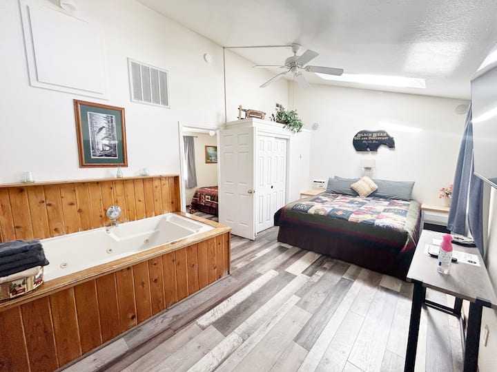 P: No.17 Jacuzzi Skylight Cabin - Big Bear Lake, CA