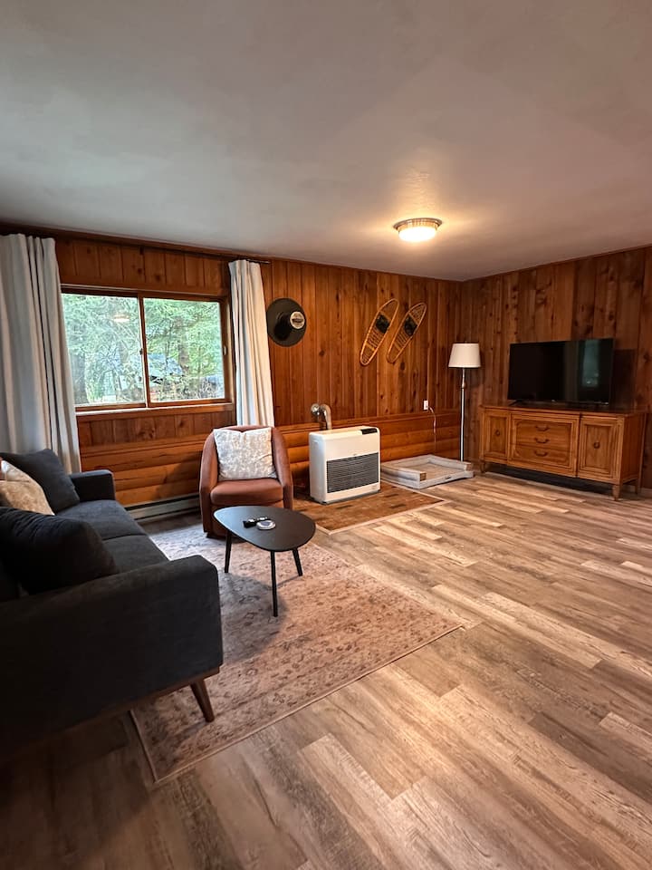 Dog Friendly Douglas Island Chalet - Juneau, AK
