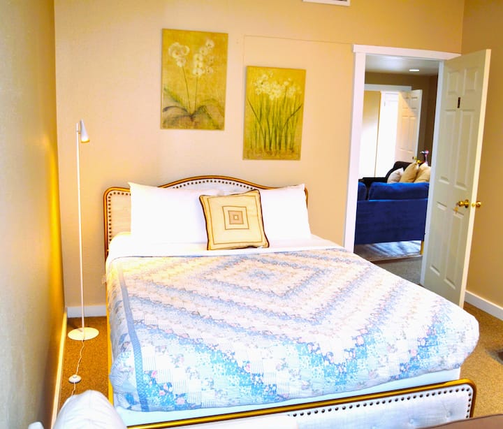 Cozy Nest 5 - Grand Forks, ND