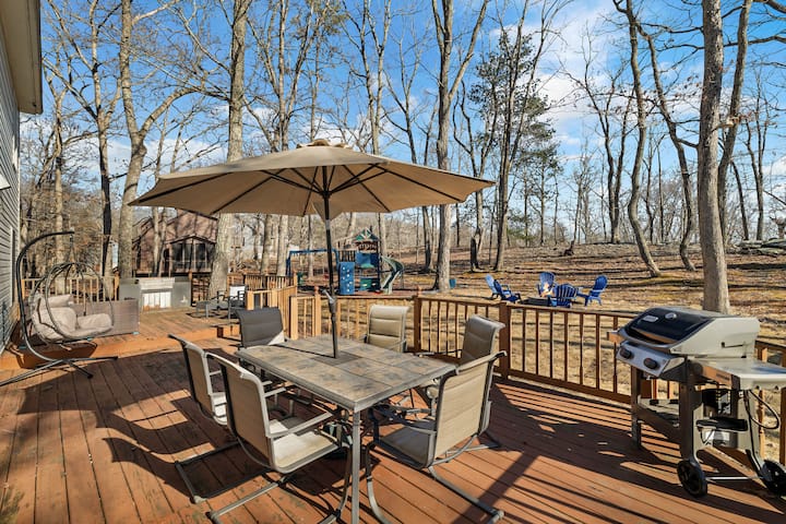 Home In Bushkill / Saw Creek (Poconos Area) - Bushkill, PA