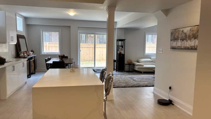 Brand New Walkout Apartments - Aurora