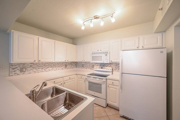 Remodeled 1/1 Pet Friendly Rent - Fort Myers, FL