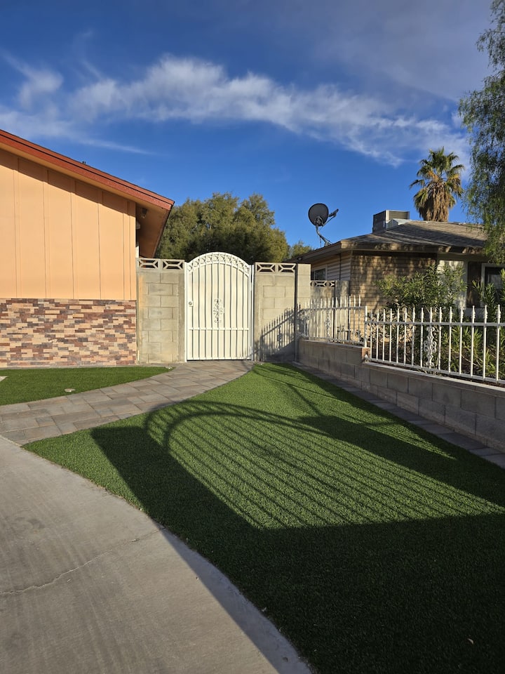 Cozy & Convenient Stay ! -
