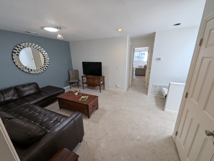 Spacious 2nd Floor Of Townhome - Cary, NC