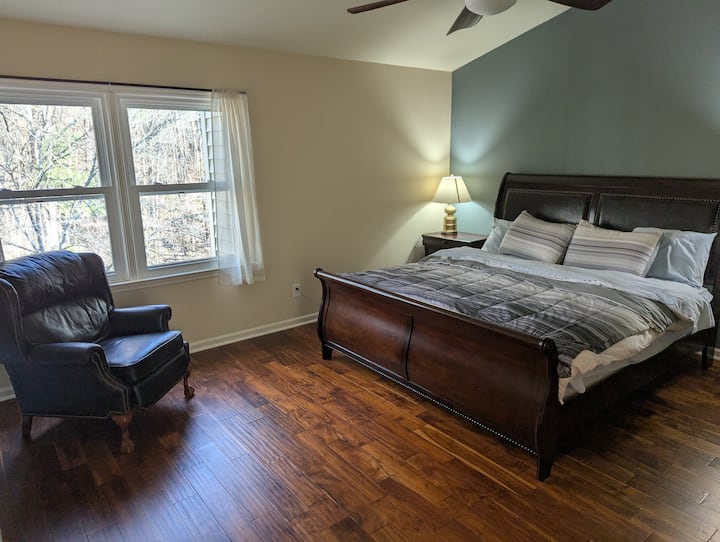 Spacious 2nd Floor Of Townhome - Cary, NC