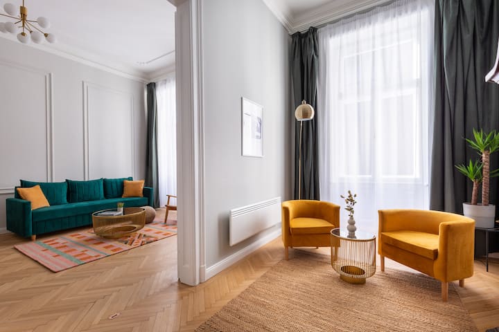 Vibrant & Spacious 1br In The City Center - Budapest
