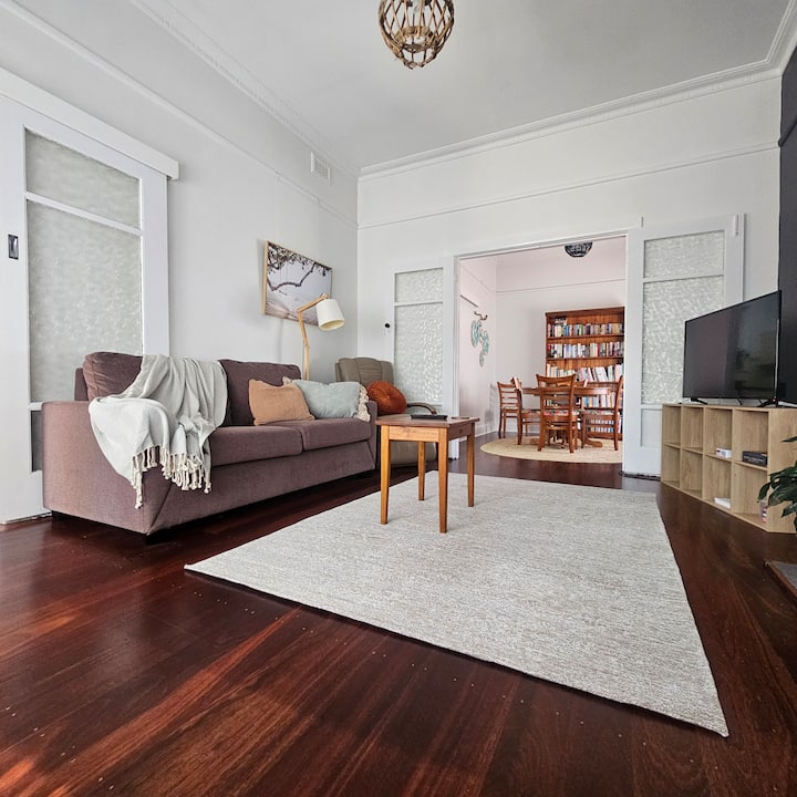 Vintage Coastal Cottage - 보스턴