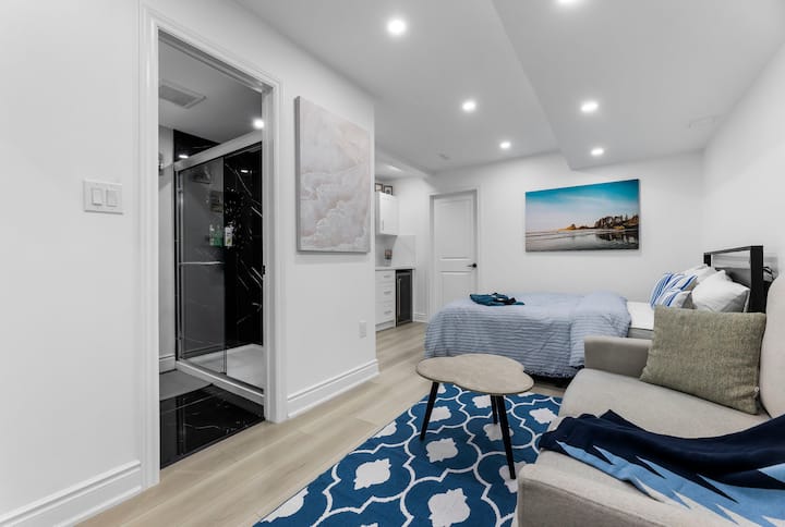 Seaside Serenity: Cozy Open Studio Apt 1b/1b, 5g - Ajax