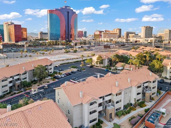 Convenient Las Vegas Condo - The Aquarium at Silverton Casino