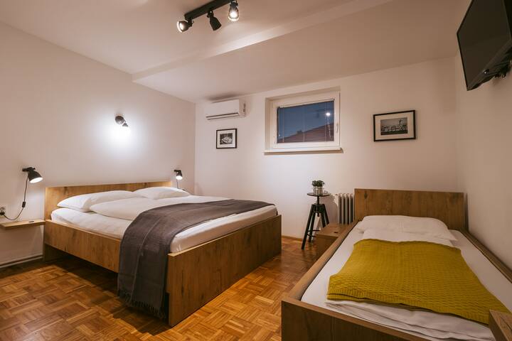 Pri Karlu Rooms & More - Tripple Room Nr.10 - Maribor