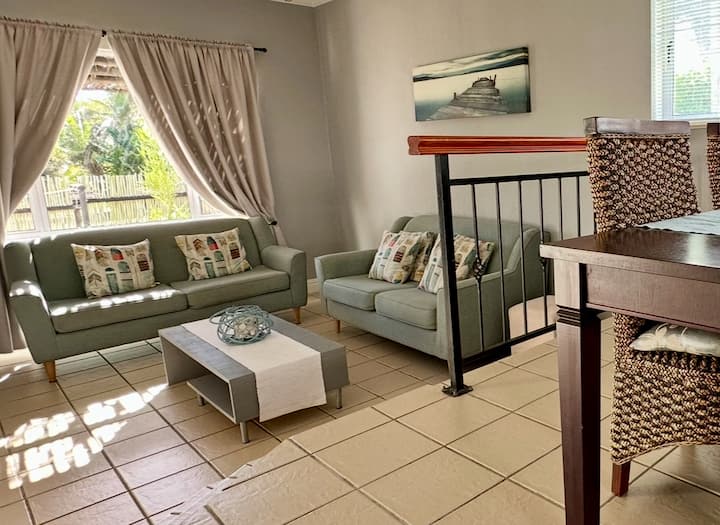 Villa 1, Walk To The Village And To The Beach - Saint Francis Bay
