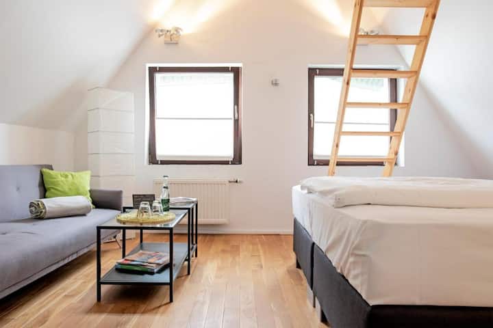 Pension Café Eisgold | Superior Familienzimmer - Düsseldorf