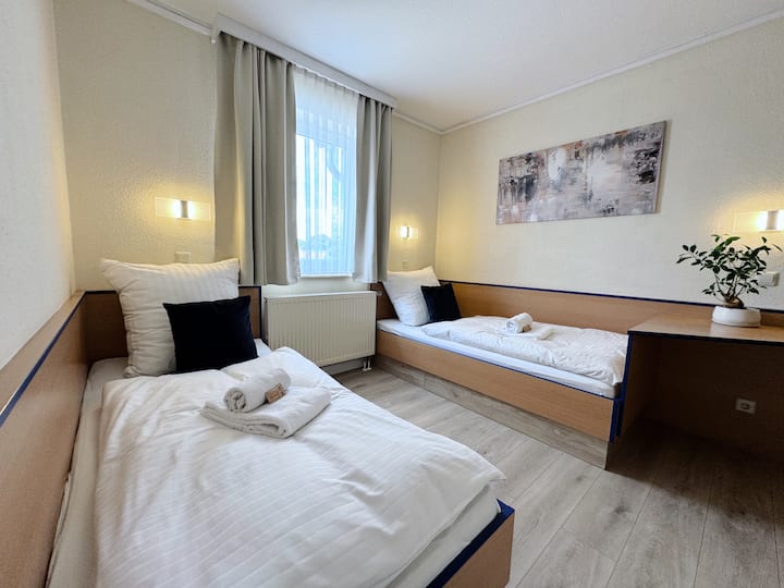 Twin Room #A14 #Parking Lot #Hotel #Wlan #Tv - Magdeburg