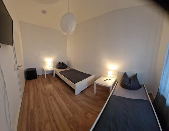 2zimmer Wohnung Mit Balkon - Magdeburg