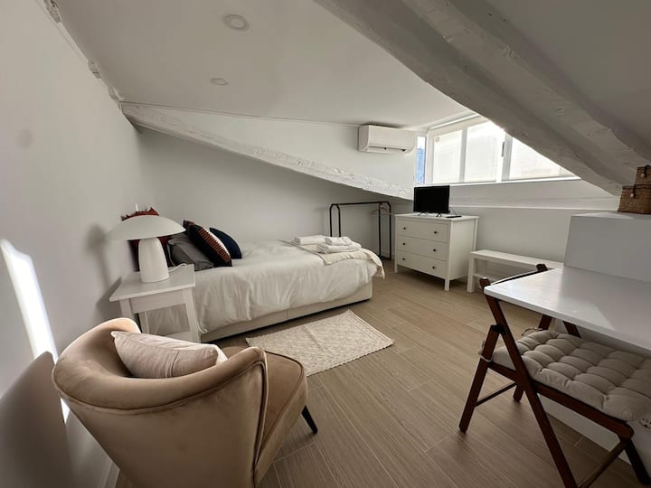 Cozy Studio Apartment In Malasaña - Chueca