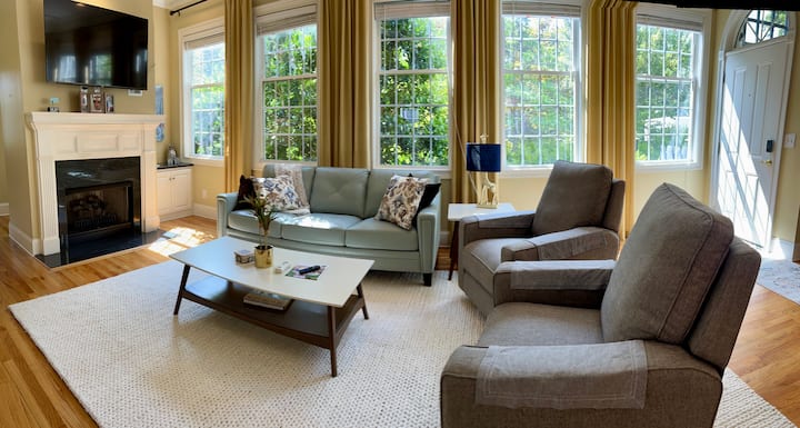 Downtown Luxury Row House - Aiken, SC