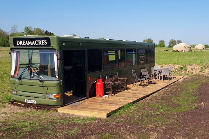 'Grasshopper' Glamping In A Bus! - Hampshire