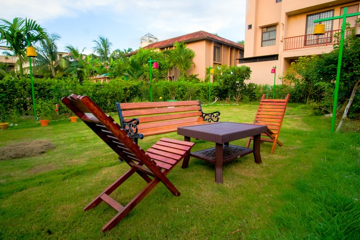 Joyce’s 5 Bedroom Villa W/ Pool - 
