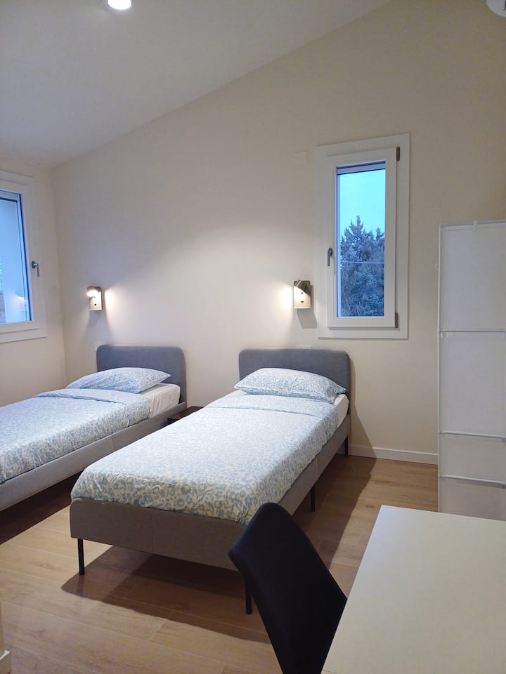 Brand New 2025 Home With Green Space In The City - 파도바