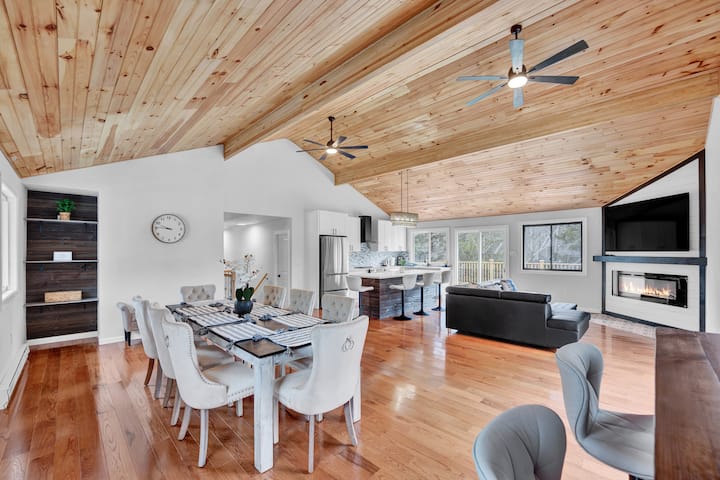 Gather & Unwind 6b/r With Theater,jacuzzi,gameroom - Tobyhanna, PA