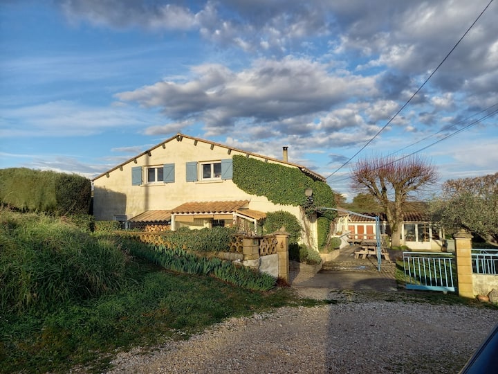 Maison Spacieuse Avec Piscine - Bagnols-sur-Cèze