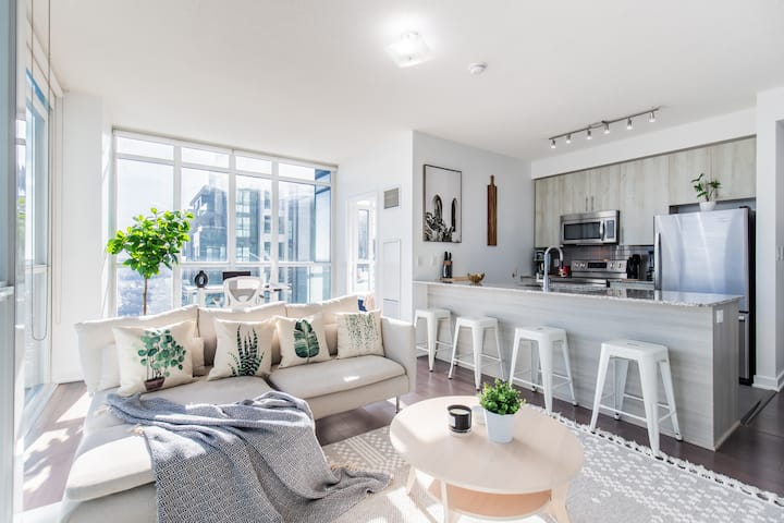 Luxury Condo Downtown Squareone W/ King Bed/office - Mississauga