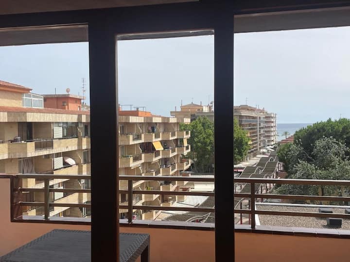 En El Corazón De Salou, Azahar. - Cambrils