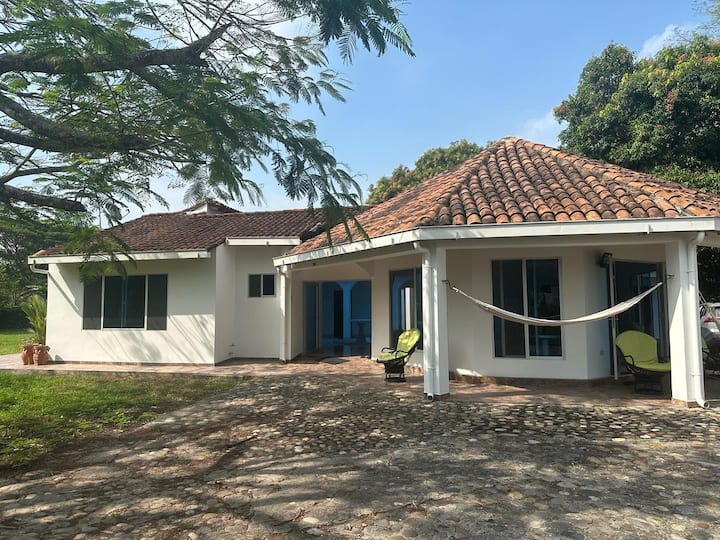 Amplia Casa De Campo - La Dorada