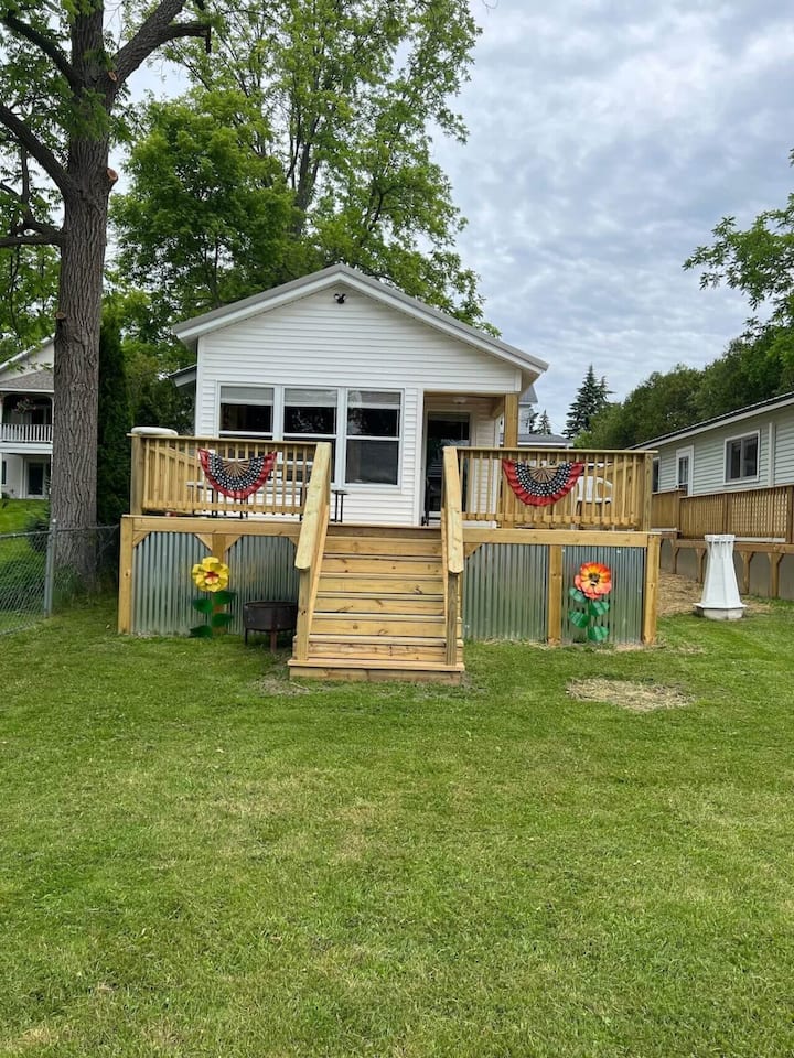 Riverside Escape | Perfect For Families & Friends - Indian River, MI