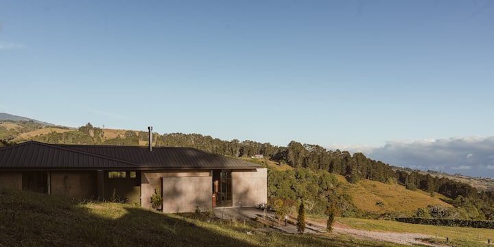 Summit Escape: Peace & Comfort - Cartago