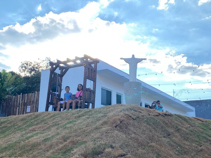 "Loft Top Serra Negra - Cabernet" Novinho - Amparo