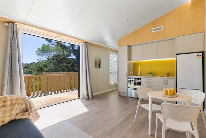 Apartment Close To City, Great For Long Term - Porirua