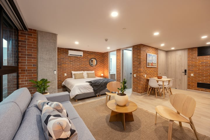 Industrial Loft With 360° Rooftop & Gym ~ Laureles - Medellín