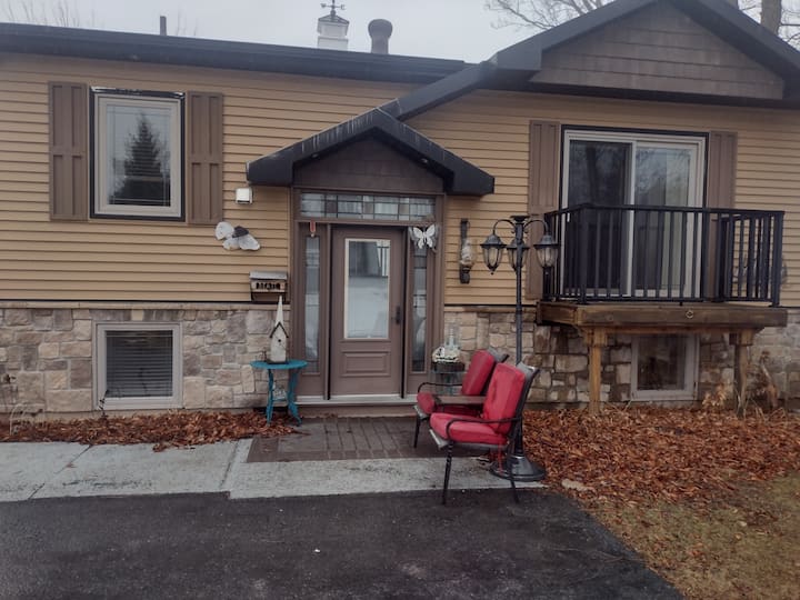 Magnifique Chalet - Hawkesbury