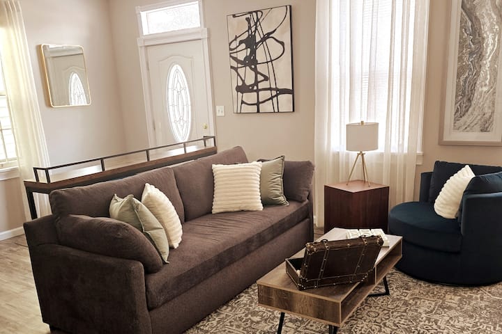 Corktown Home With Speakeasy! Close To Downtown - 디트로이트