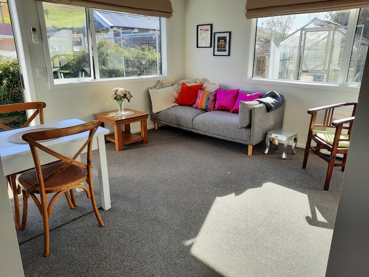 Warm Coastal Retreat - Dunedin