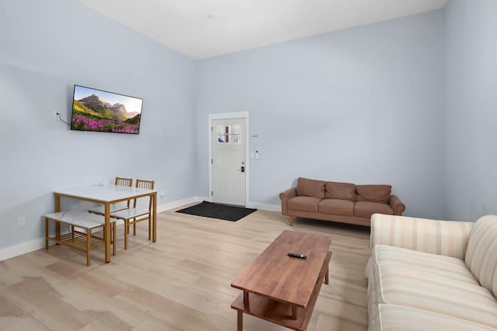 Tiny Home 10 Mins 2 Whitefish & 25 Mins 2 Glacier! - Columbia Falls, MT