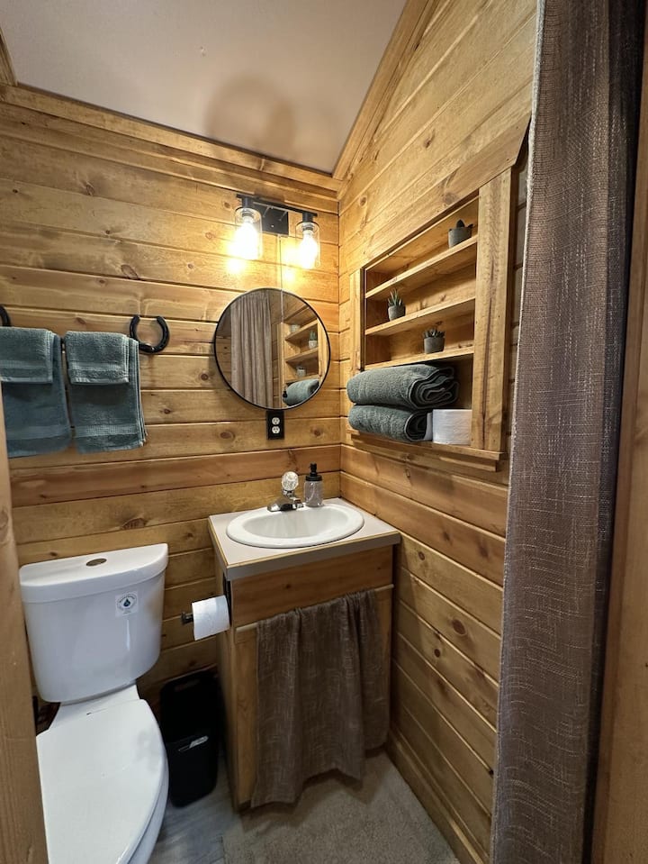 Cozy Craters Tiny House - Idaho