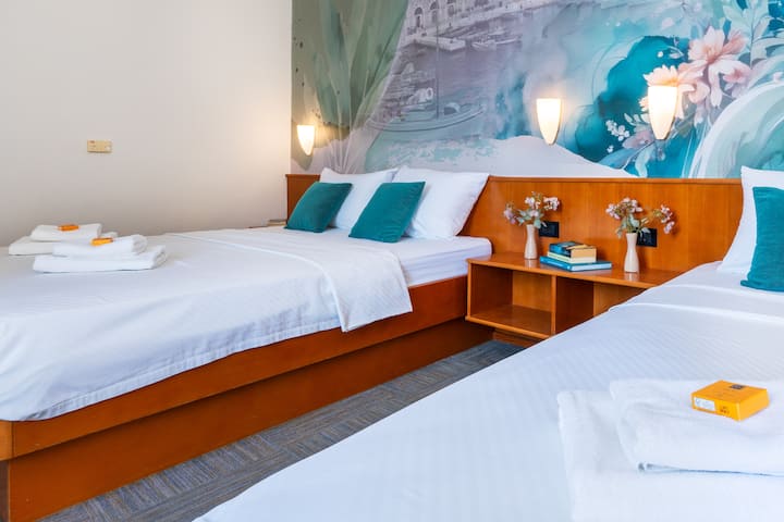 Triple Room With Balcony & Partial Sea View - Bol
