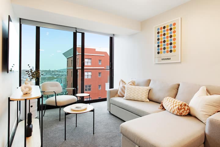 Modern Cbd Apartment With City Views Near Skytower - Auckland