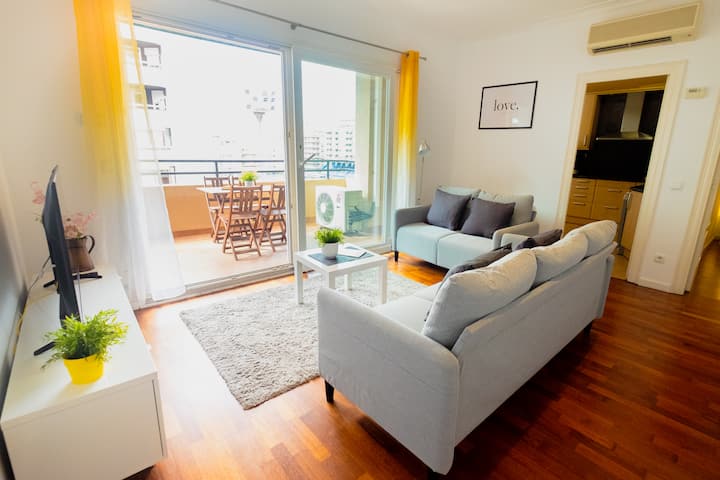 Bright Modern 3bd-2bth Apt - Barcelona