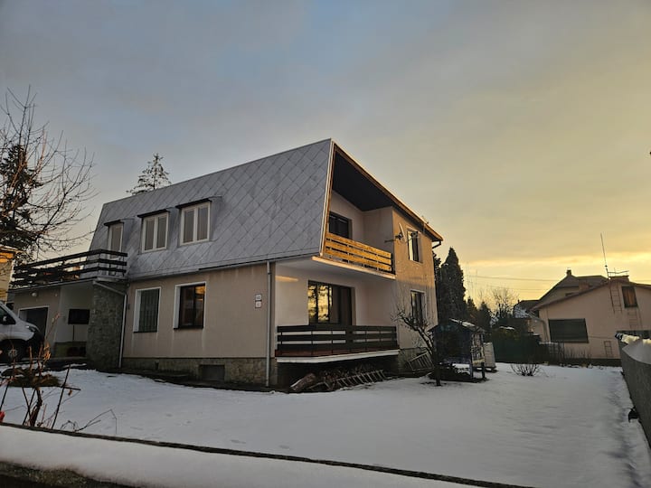 House On The Hill - Lipovec