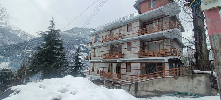 Deluxe Rooms Nayra Hotel Manali - Manali