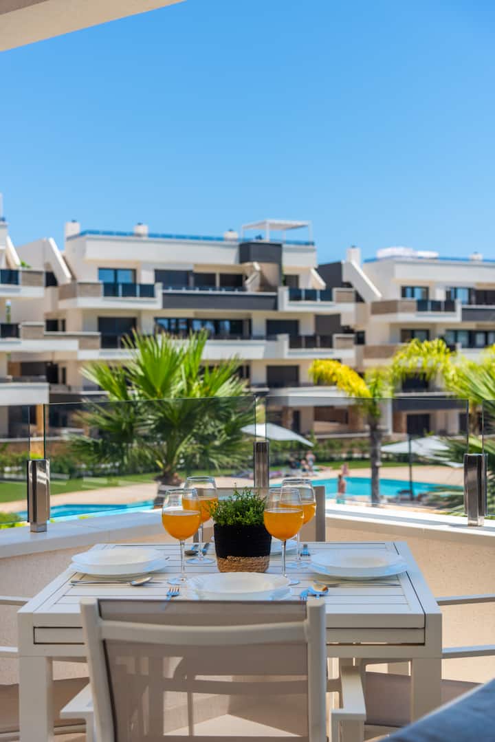 Endless Winter Sun -Luxe Apartment With Pool - Cabo Roig