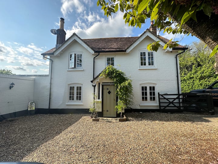 Spacious Contemporary Cottage - Ringwood