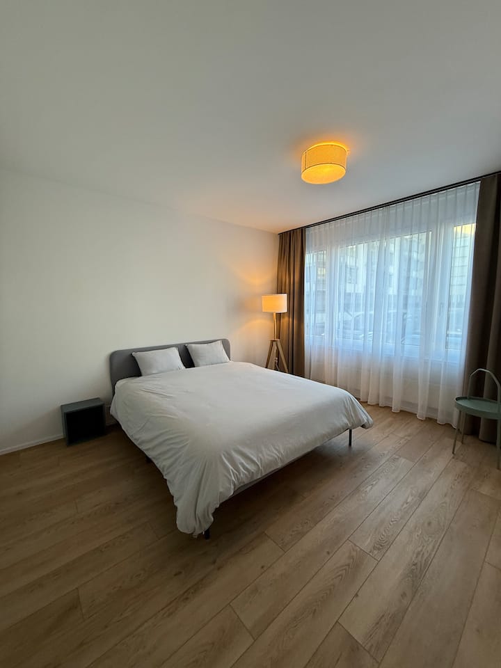 Stylish Exec Suite | Downtown - Steinhausen