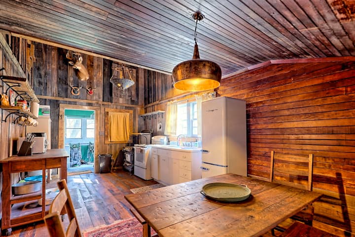 Moonshiner’s Hideway - Bryson City, NC