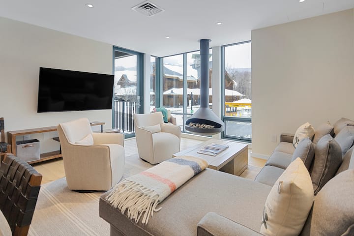 Luxury All-season Mtn Getaway W/ Resort Amenities - Stowe, VT