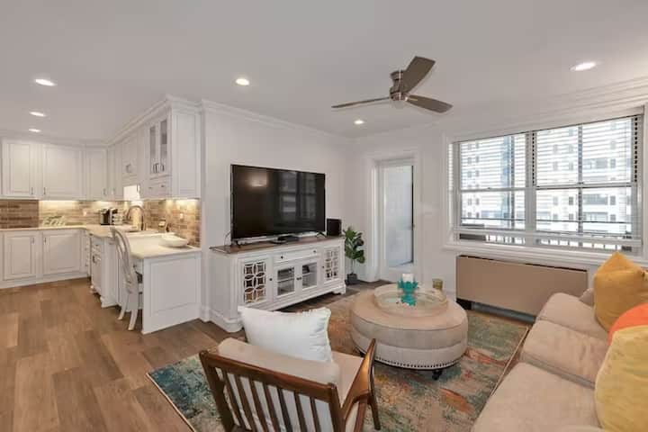 2lst Floor Atl Condo • Walk To Stadiums + Balcony - Atlanta, GA