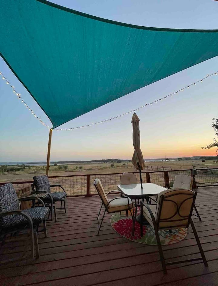 Lakeside Sunset -Hot Tub,pool Table Amazing Views! - Canyon Lake, TX